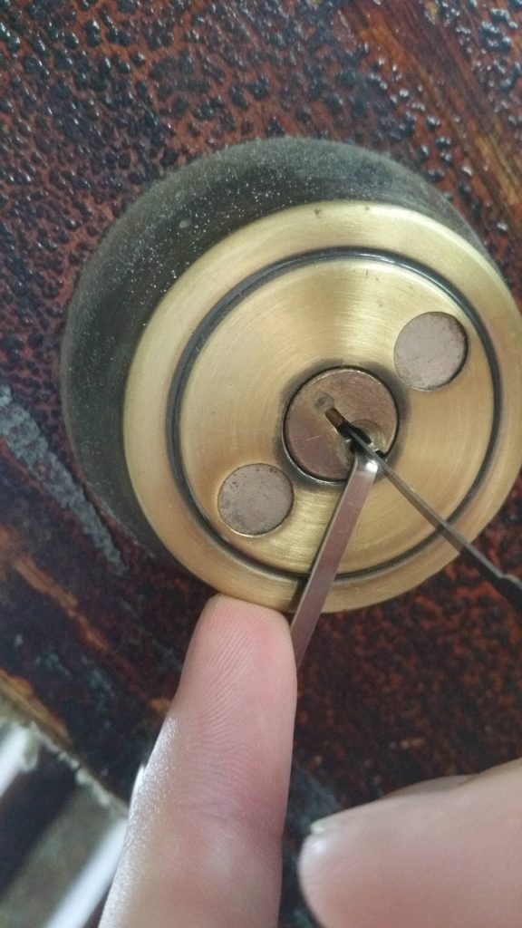 Front Door Lock - Lockpicking 101 - We Bought A Hoard